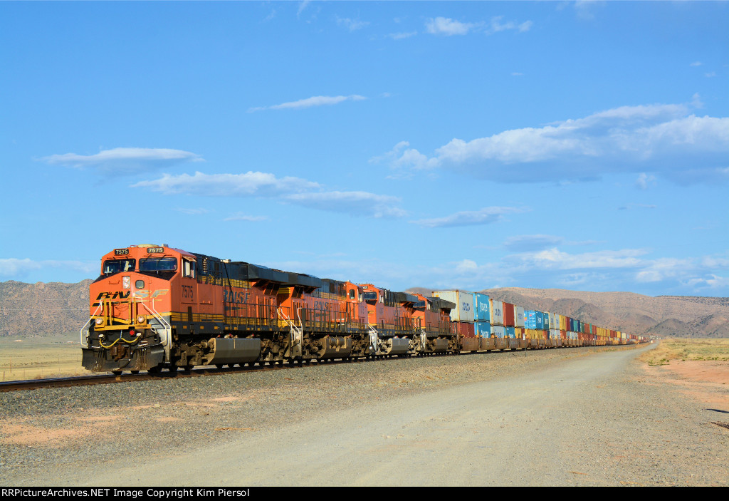 BNSF 7575